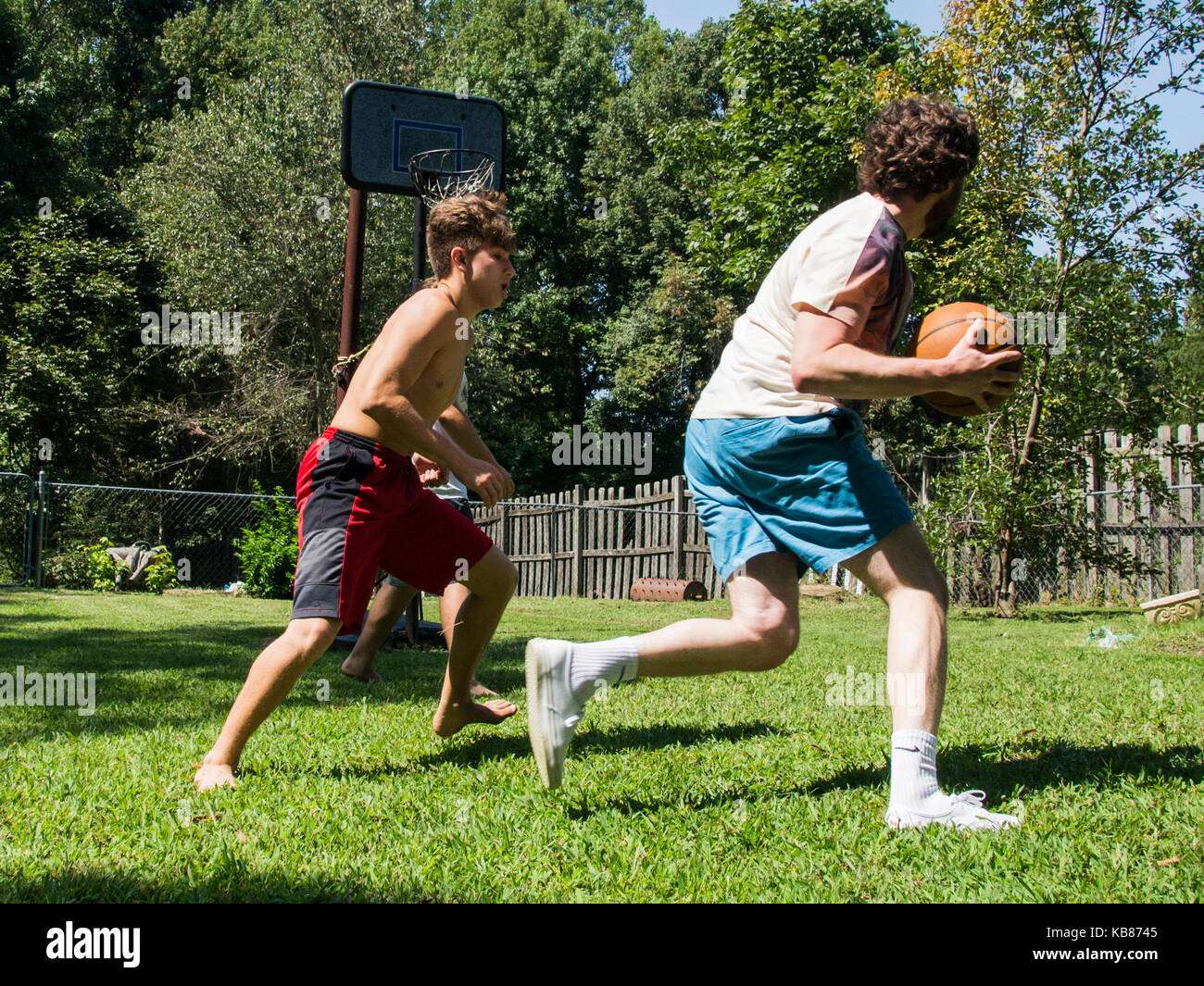 Brother brothers sibling siblings hi-res stock photography and images ...