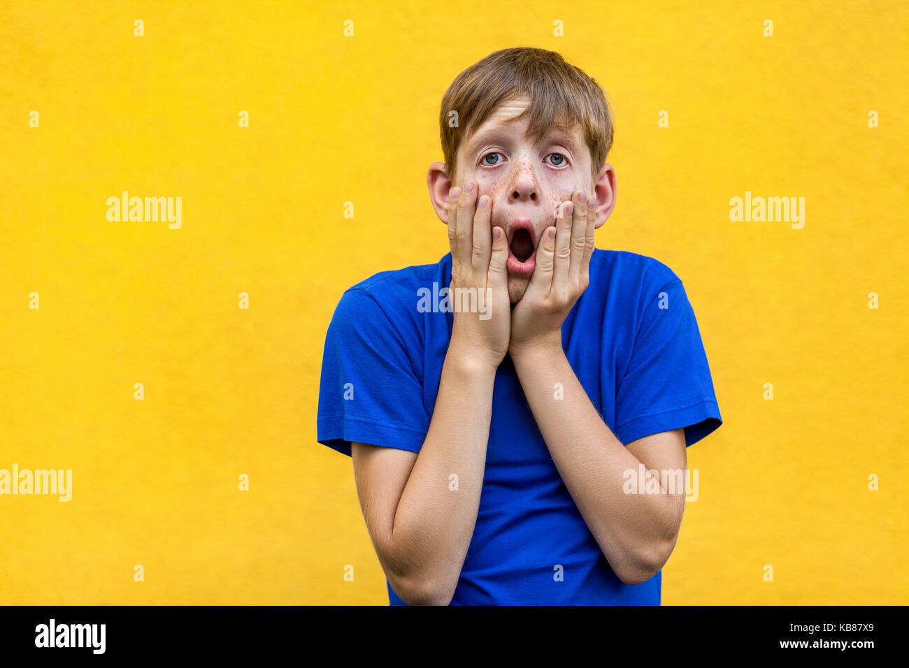Boy looking bored and sad hi-res stock photography and images - Alamy