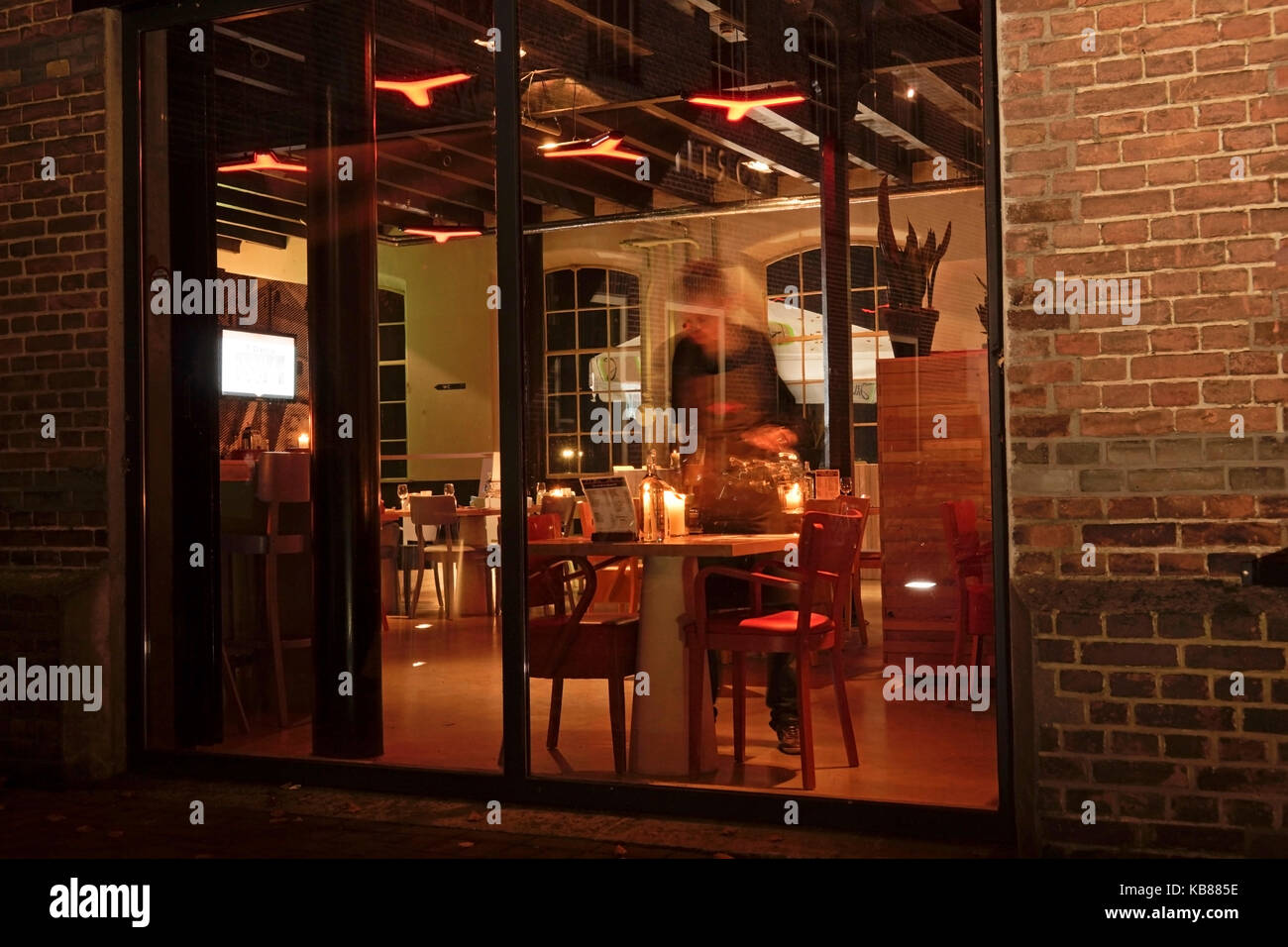 Restaurant at night Stock Photo - Alamy