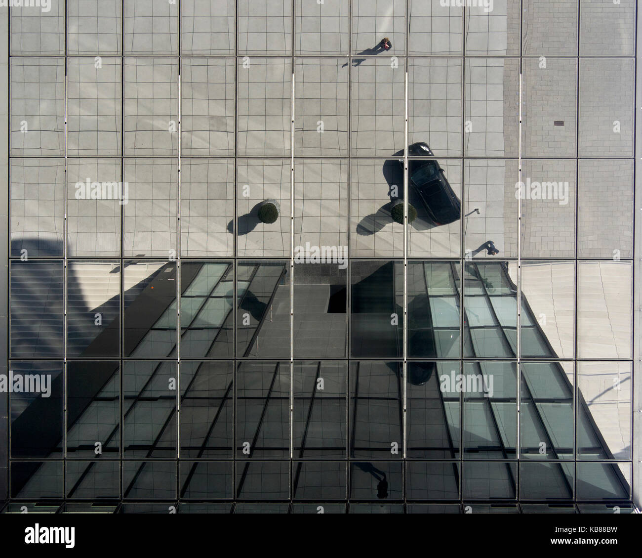 Reflecting ceiling of the entrance of a hotel Stock Photo - Alamy