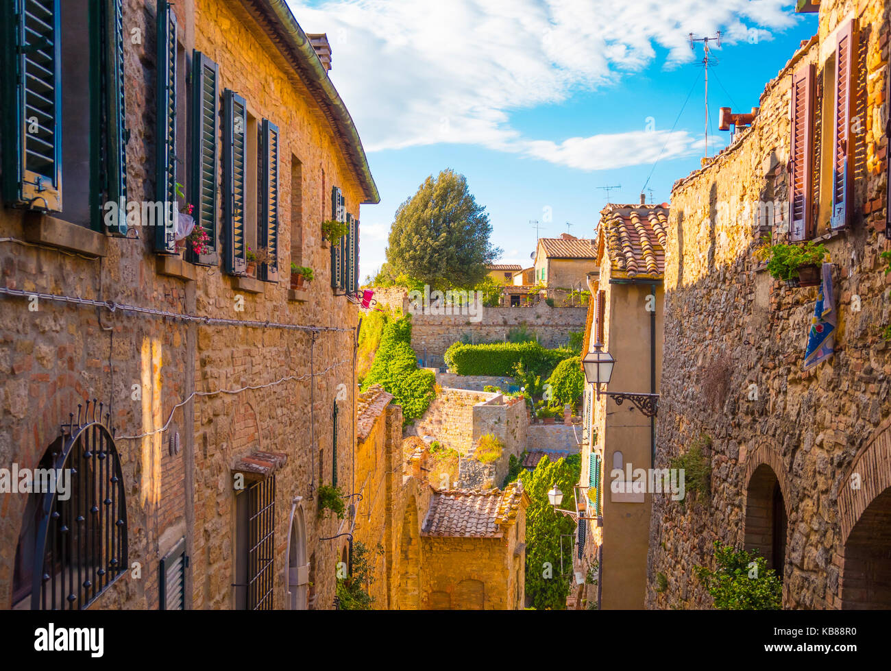 Amazing view in the narrow streets of Volterra - a Tuscan village ...
