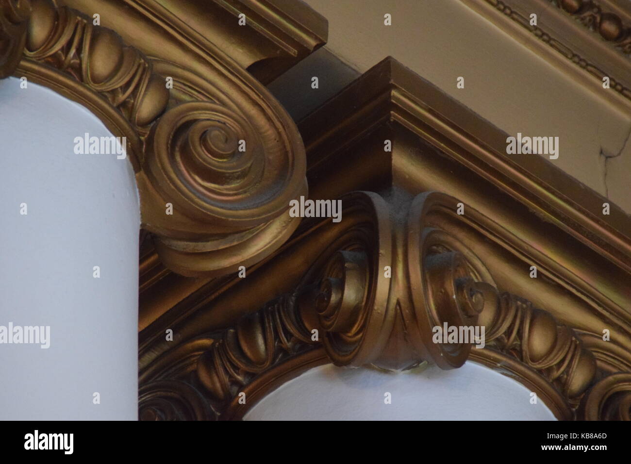 Columna jónica hi-res stock photography and images - Alamy