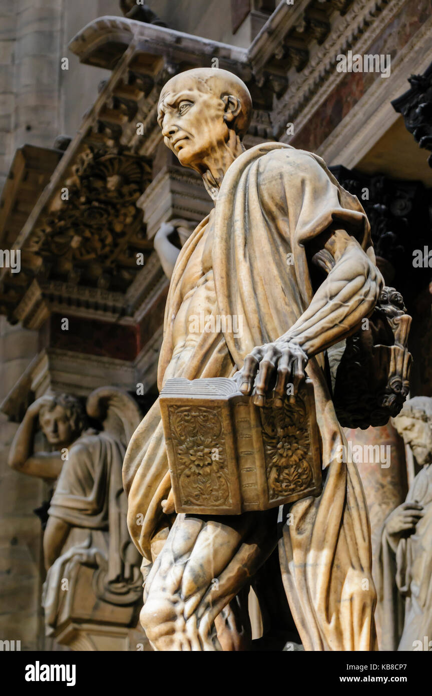 Flayed alive hi-res stock photography and images - Alamy