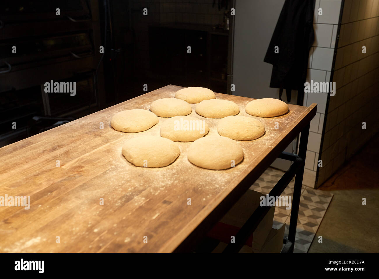 Cooking bakery hi-res stock photography and images - Alamy