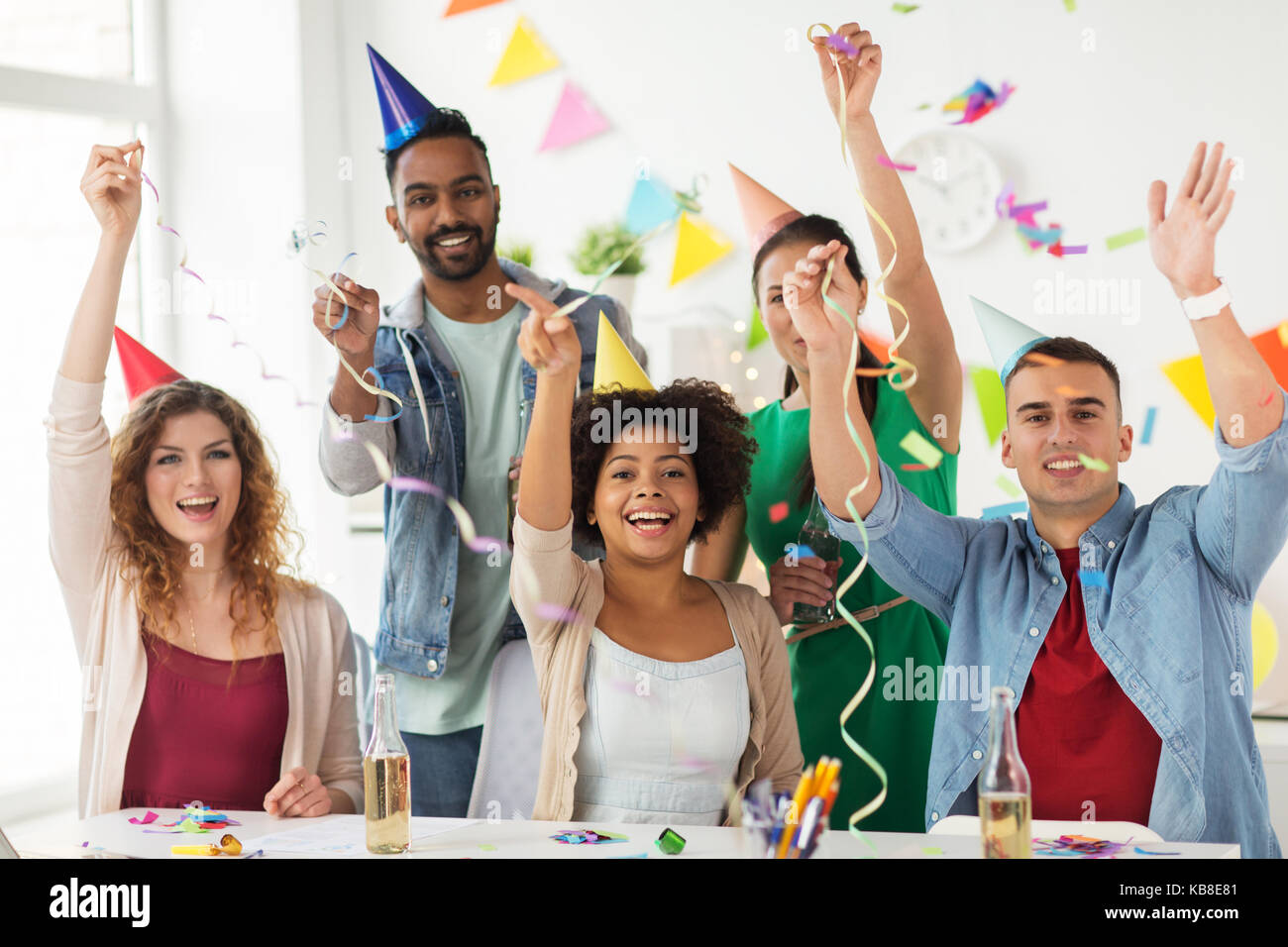 Confetti serpentine hi-res stock photography and images - Alamy