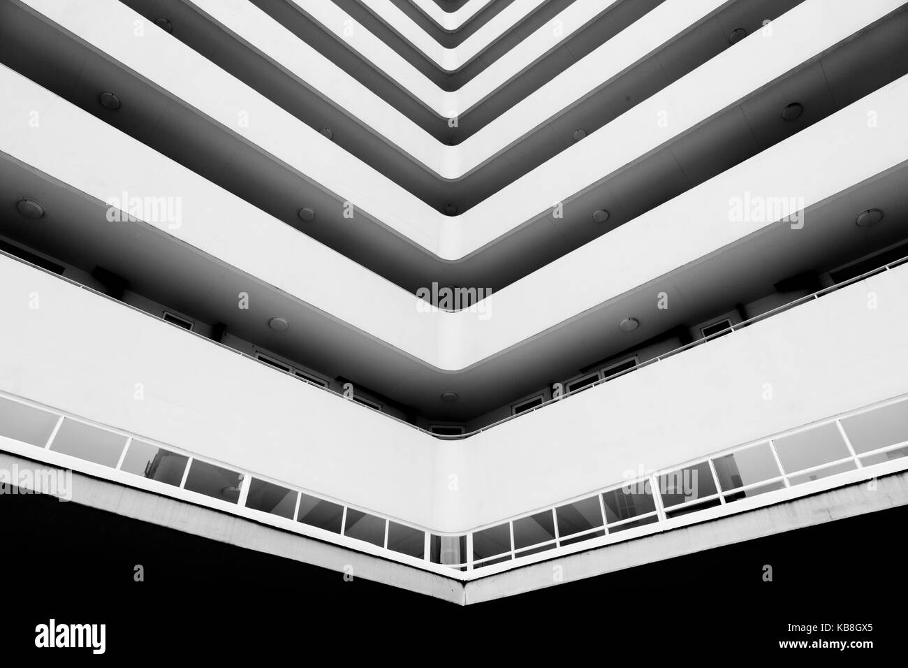 Embassy Court Wells Coates Modernist / Art Deco Masterpiece in Brighton ...