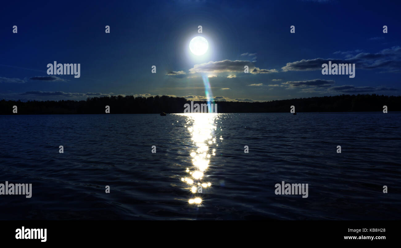 Scary lake night hi-res stock photography and images - Alamy
