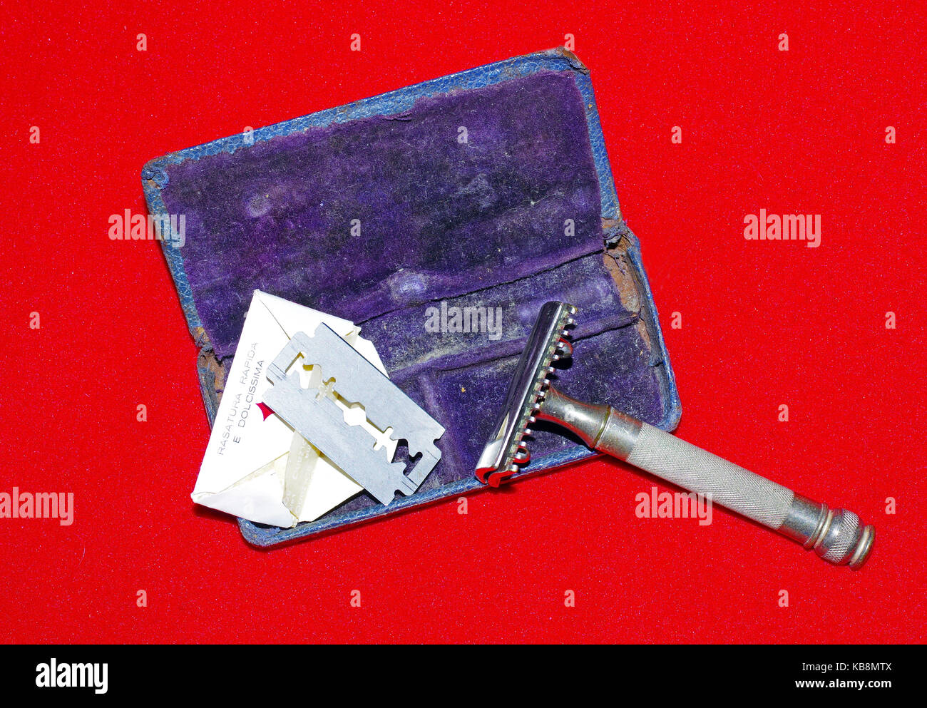 Old blade razor Stock Photo - Alamy