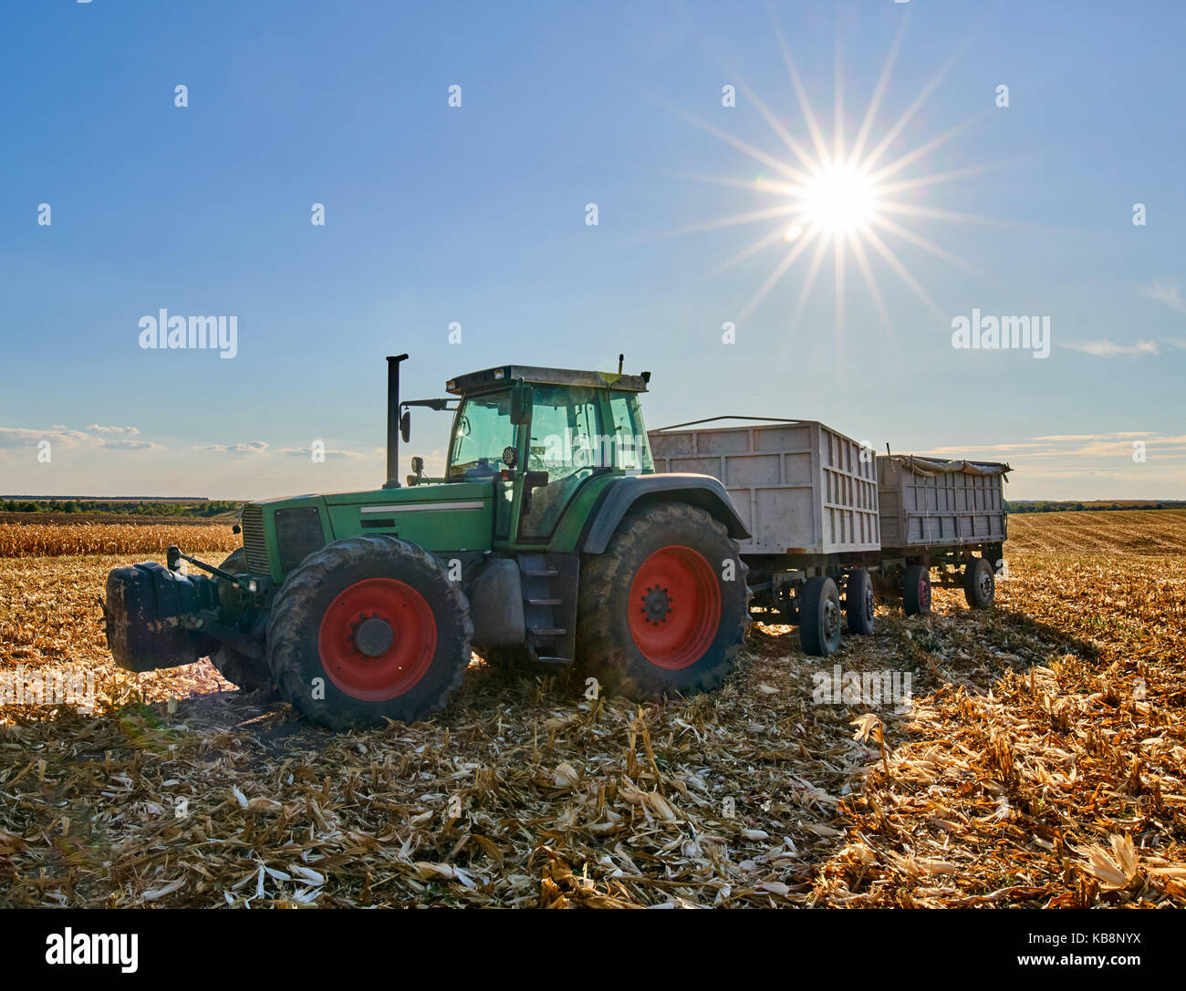 Two tractor trailers hi-res stock photography and images - Alamy