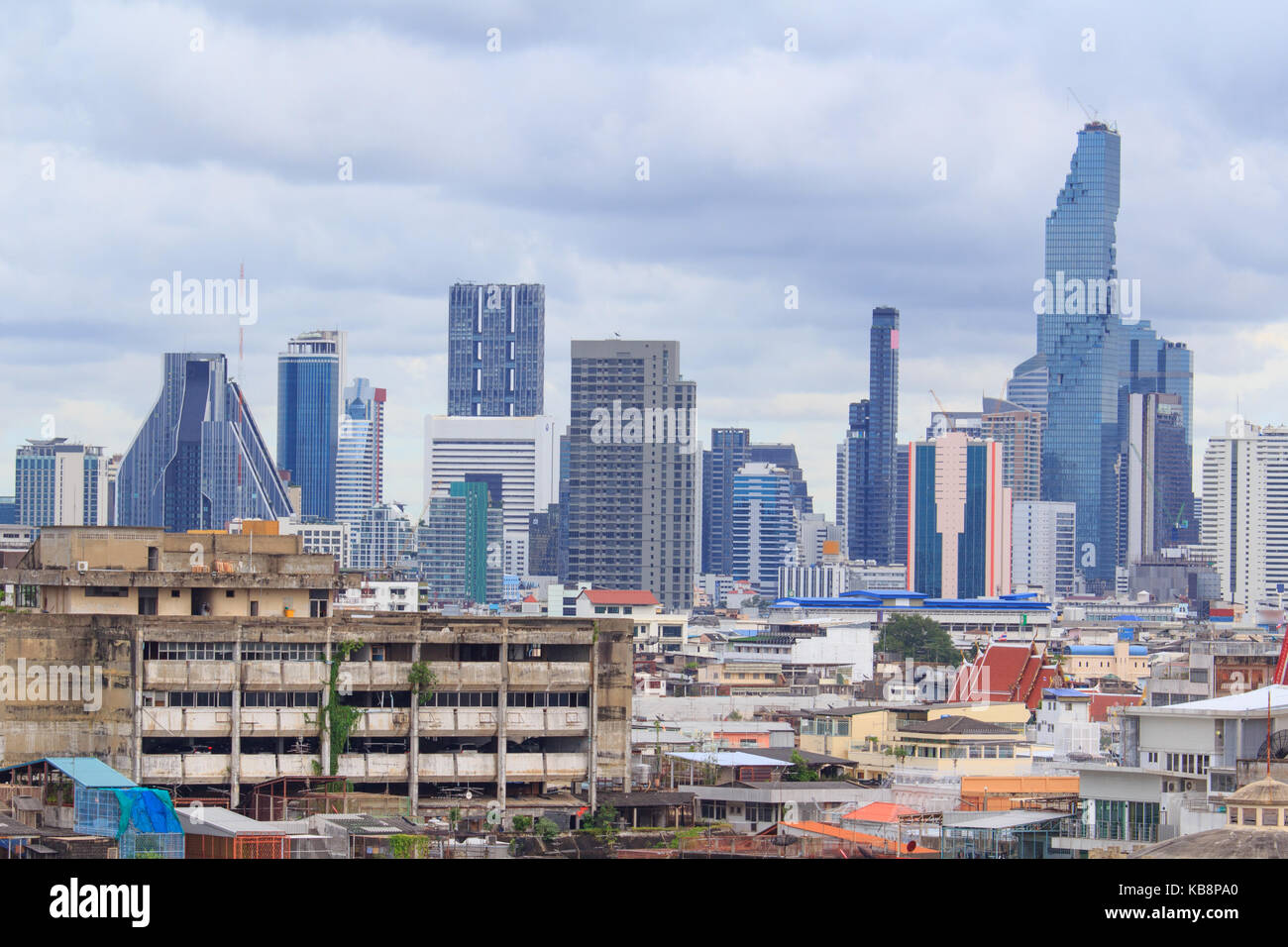 high building of city Stock Photo - Alamy