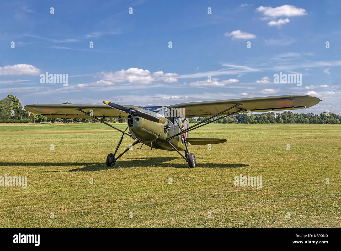 Richard Ellingsworth's 1944 Fairchild Argus III KK527/G-RGUS parked in ...