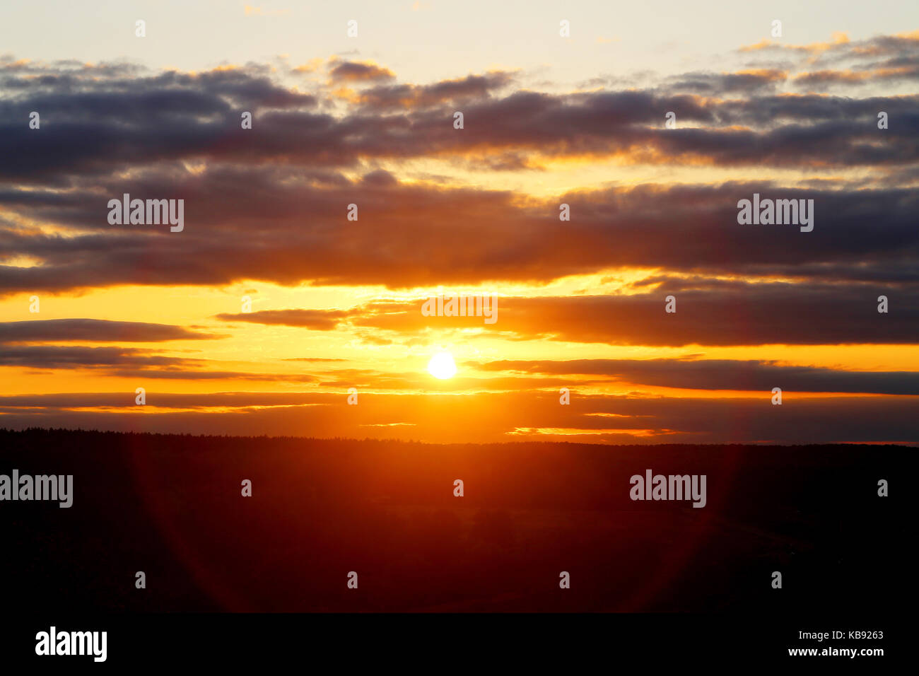 Sunset park bright yellow orange hi-res stock photography and images ...