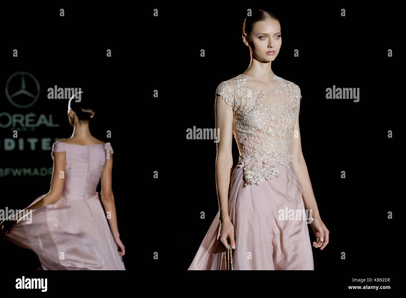 Fashion model catwalk design hi-res stock photography and images - Alamy