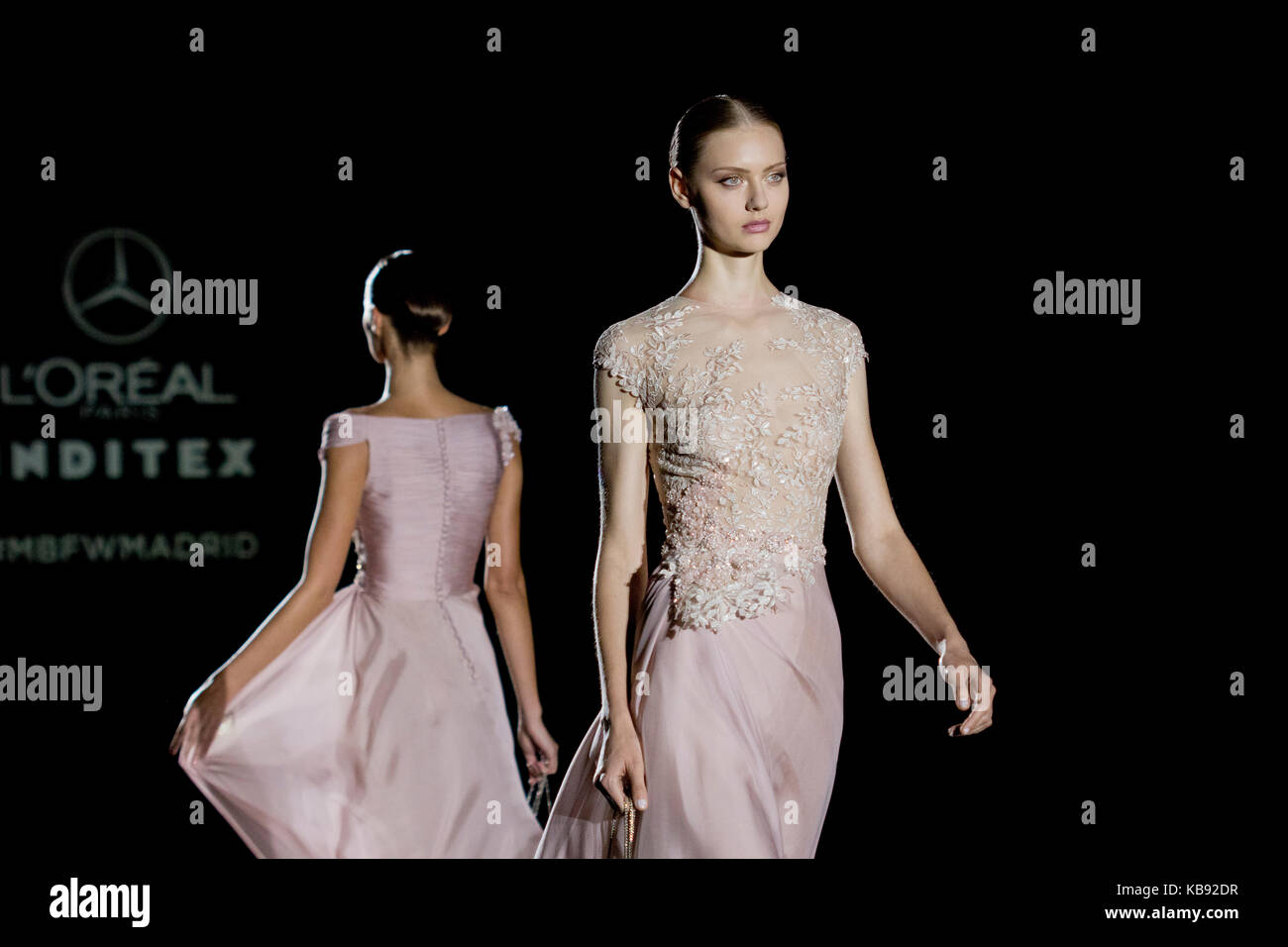 Catwalk models hi-res stock photography and images - Alamy