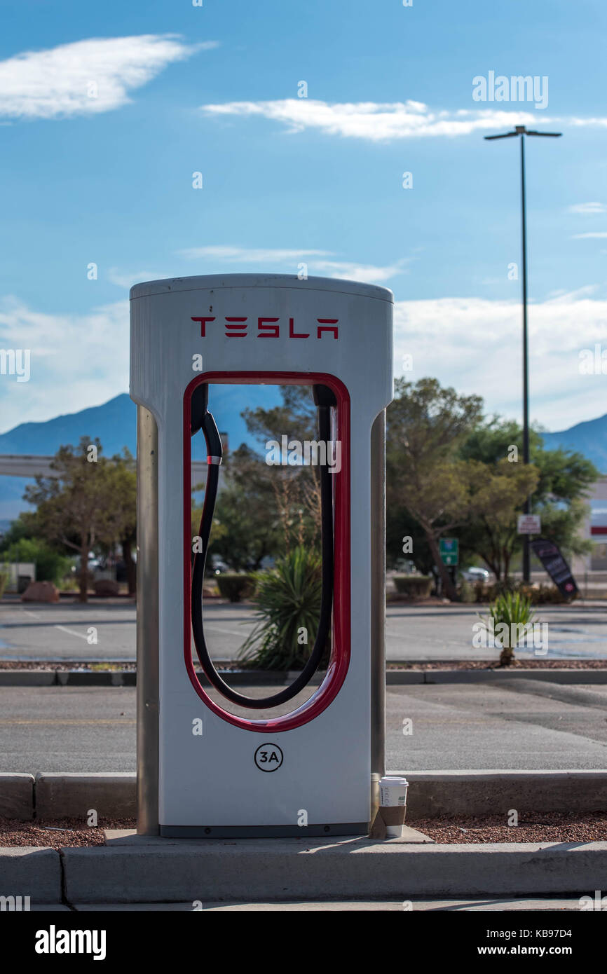 Tesla Charging Station Supercharger Stock Photo - Alamy