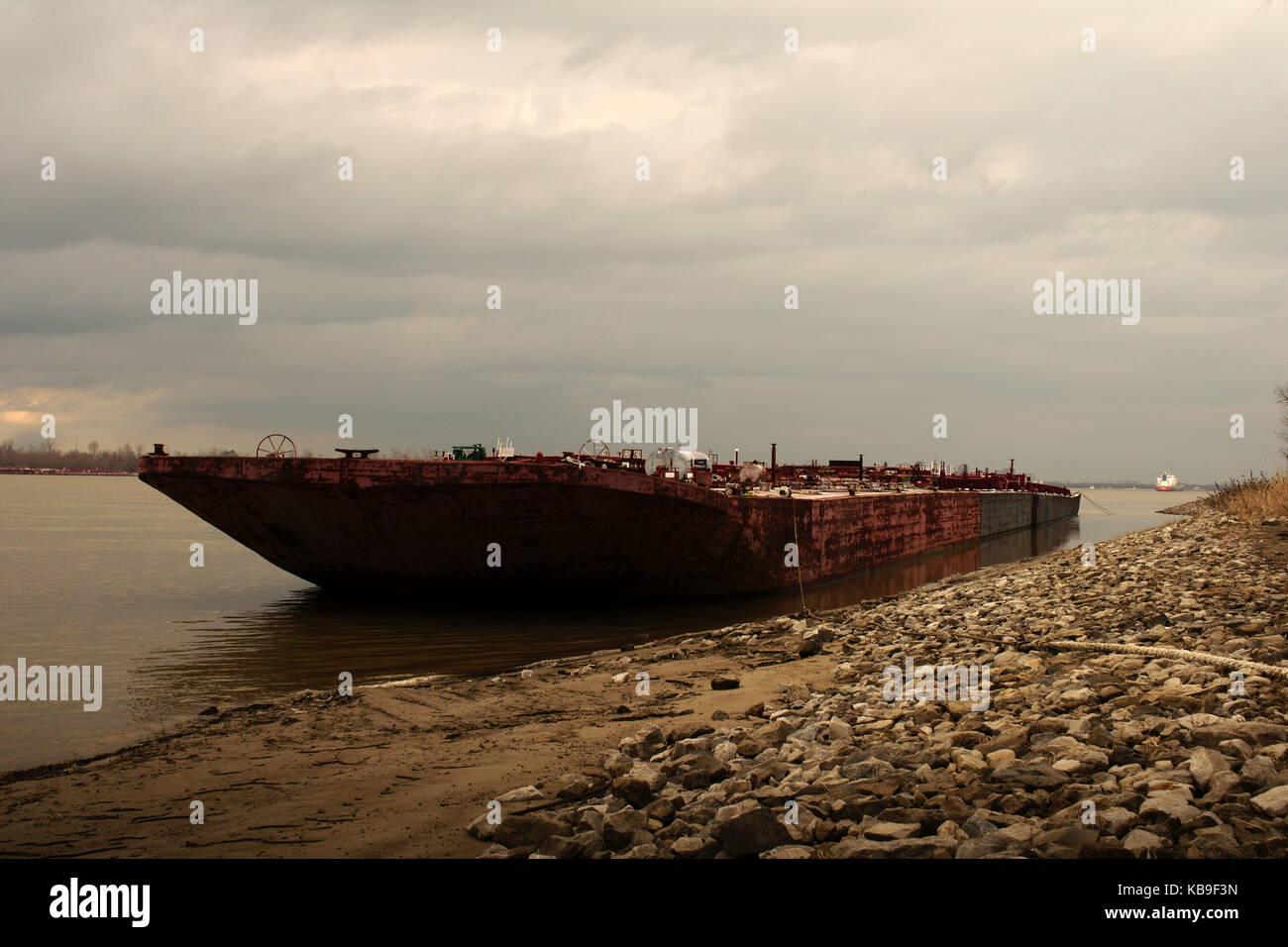 Mississippi river barge hi-res stock photography and images - Alamy