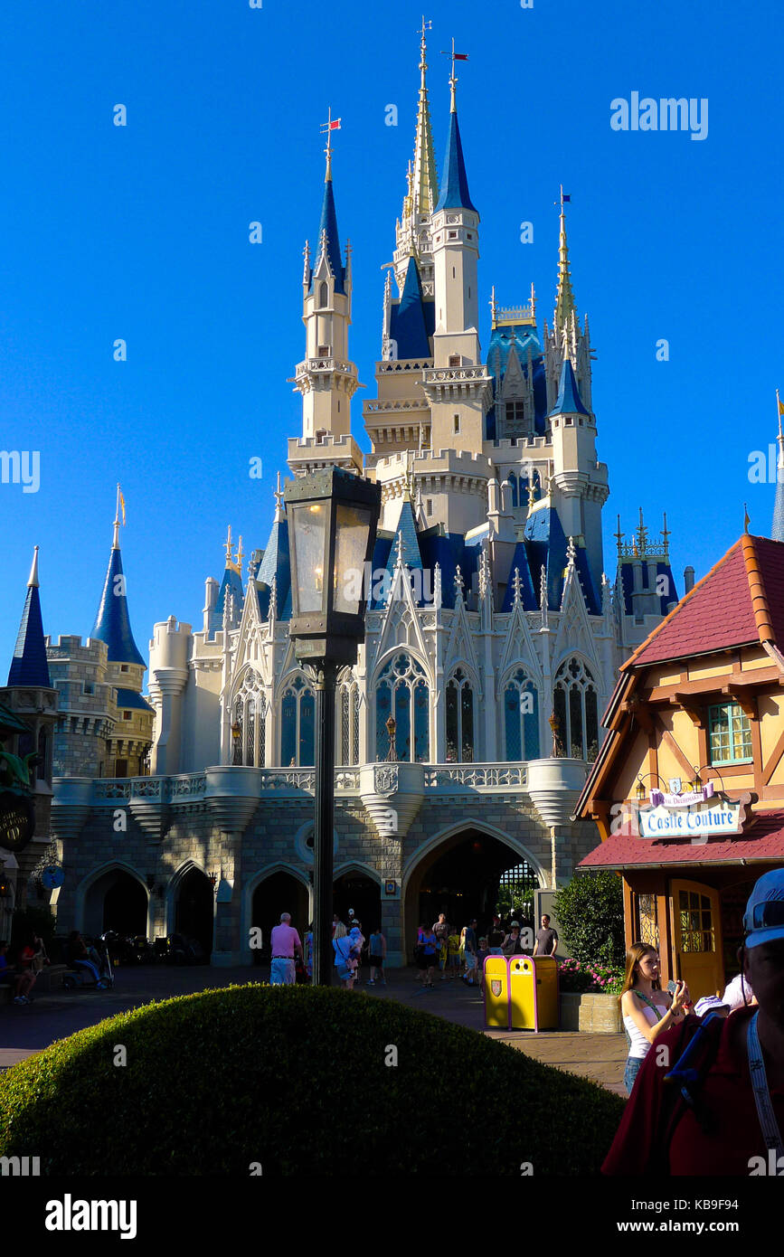 Magic kingdom castle orlando hi-res stock photography and images - Alamy