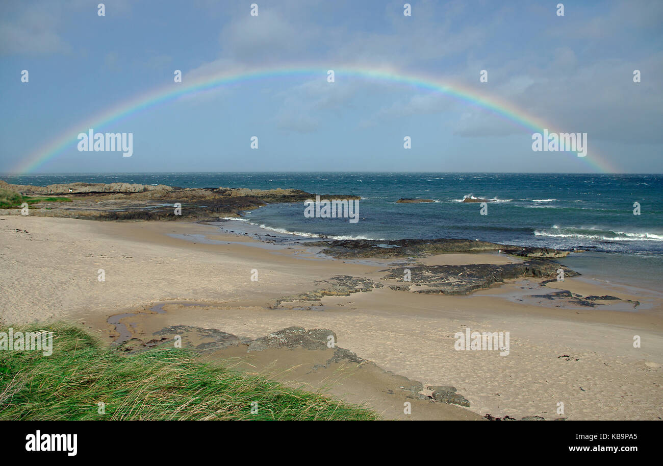Northumberland beach rocks hi-res stock photography and images - Alamy