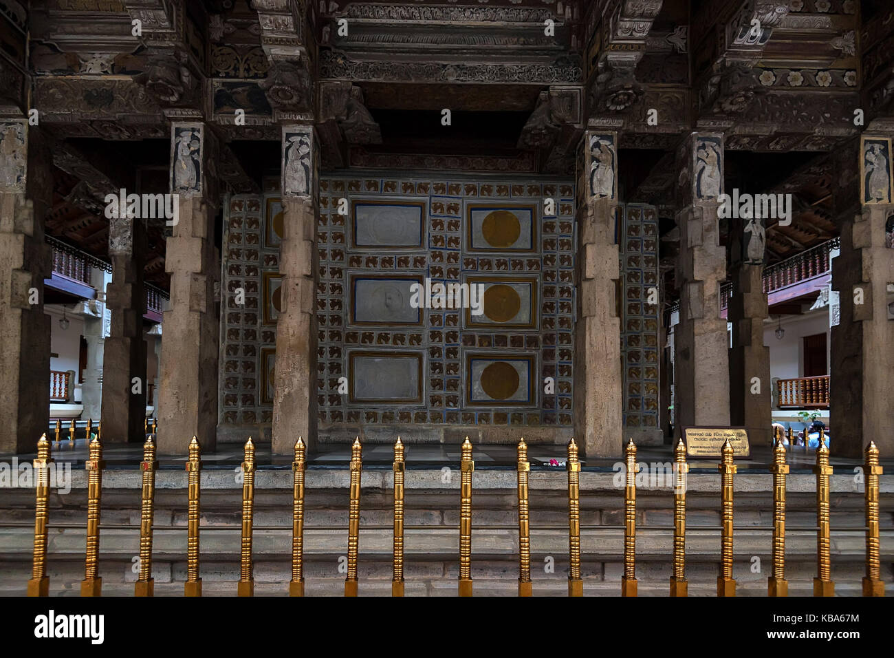 Temple of the Sacred Tooth Relic Stock Photo - Alamy