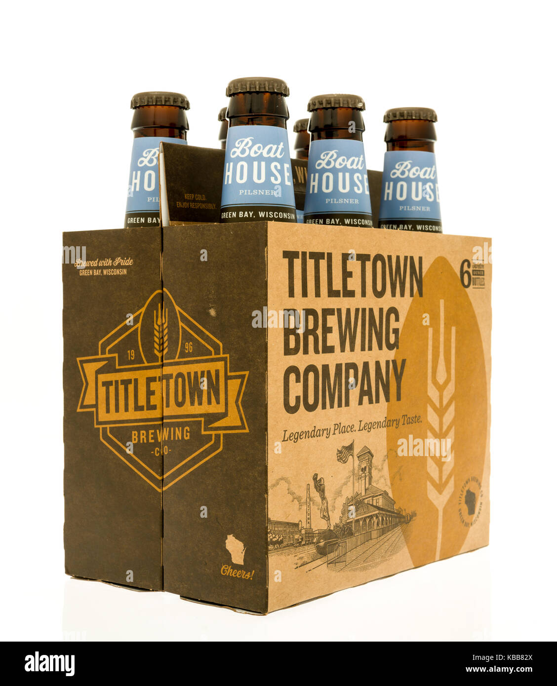 Winneconne, WI - 28 September 2017: A six pack of Titletown brewing ...