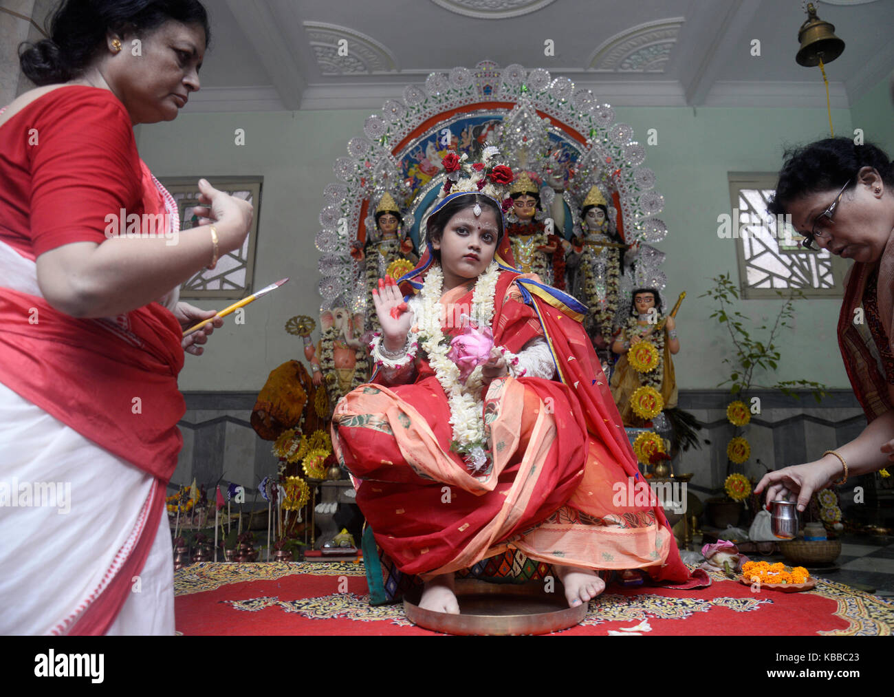 Kolkata, India. 28th Sep, 2017. Indian women perform rituals during ...