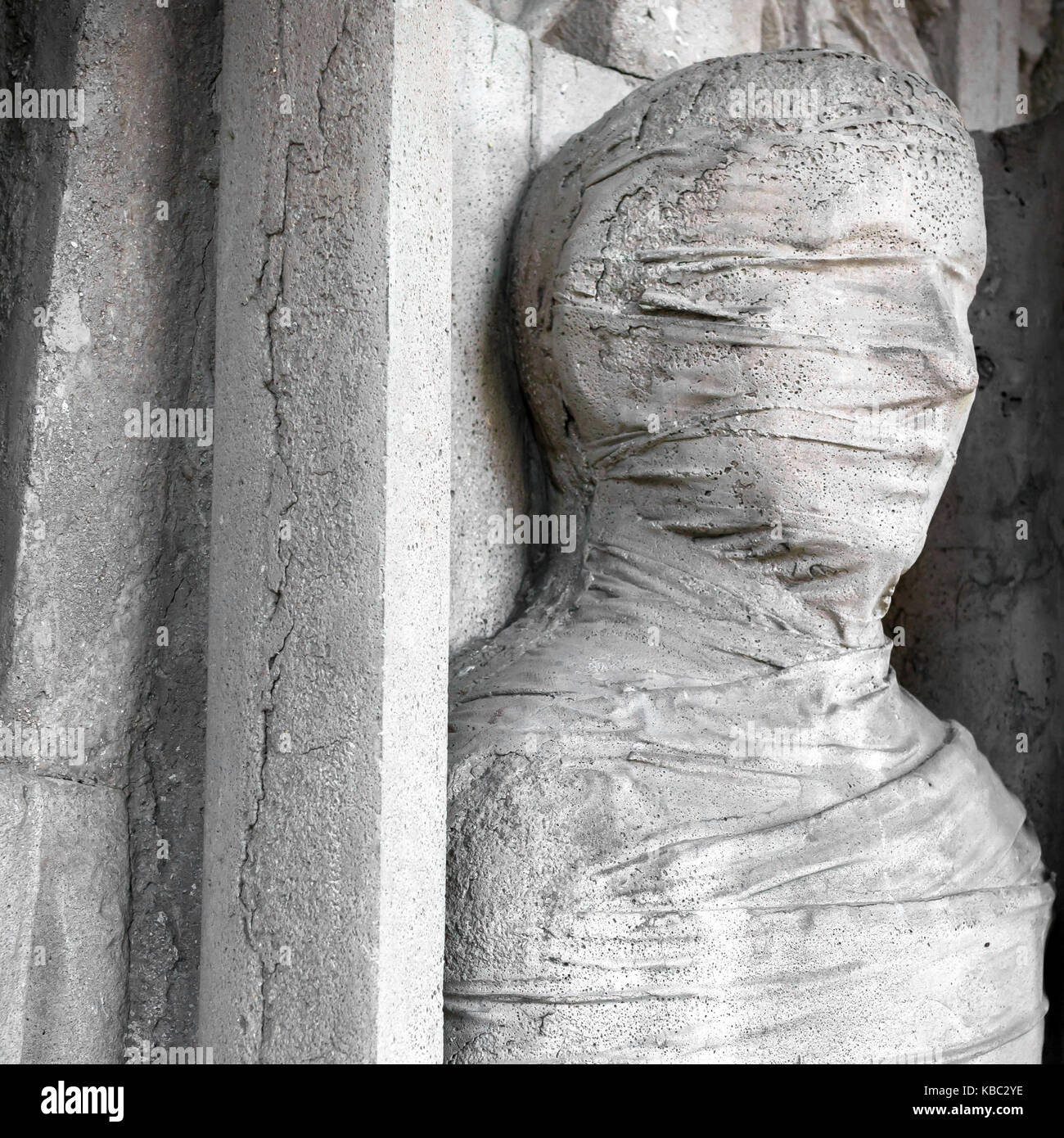 Stone statue of a mummy in a coffin Stock Photo - Alamy