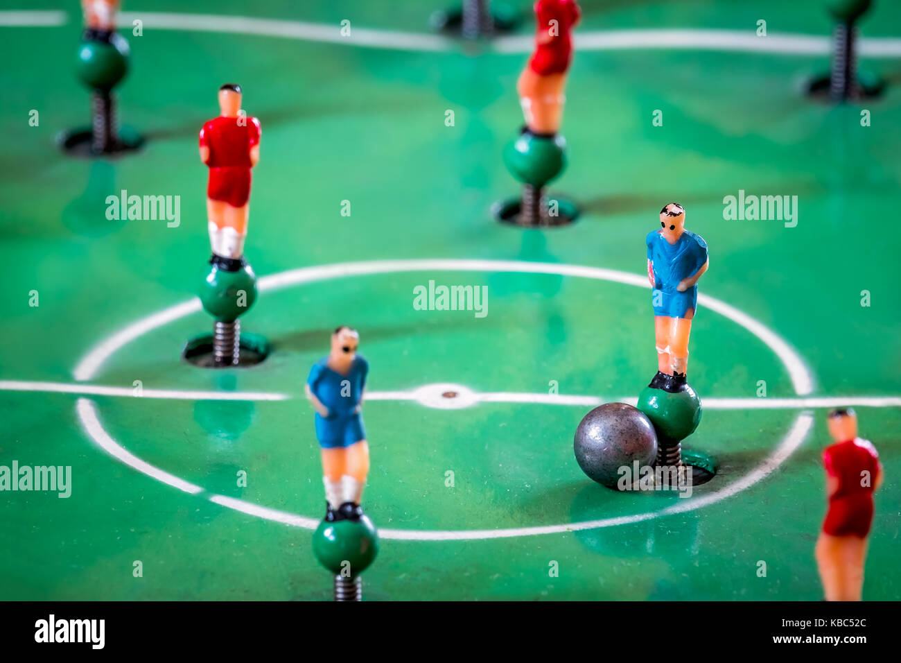 Miniature football figures hi-res stock photography and images - Alamy