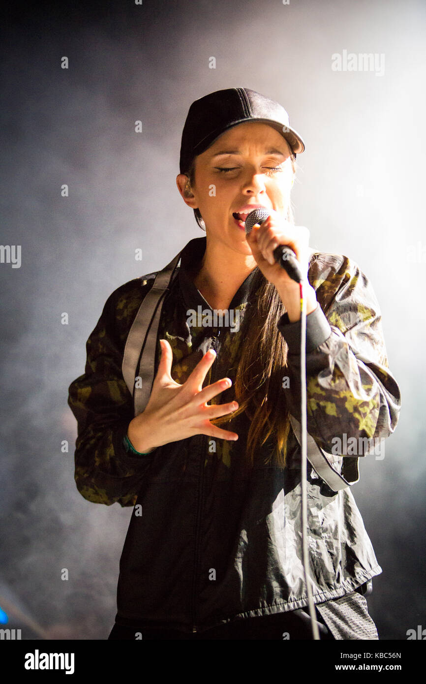 Australian Pop Group High Resolution Stock Photography and Images - Alamy