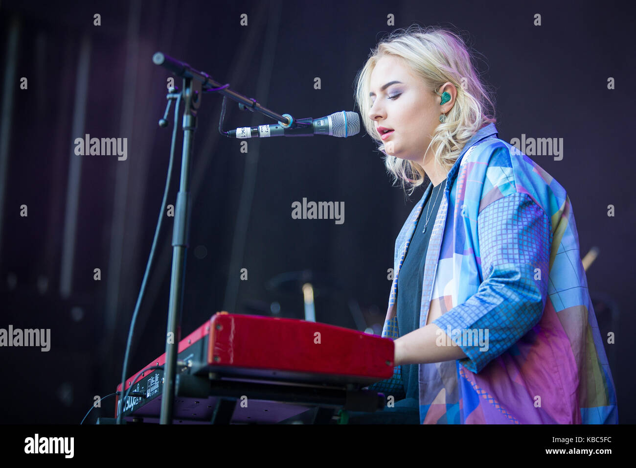 Lapsley Singer High Resolution Stock Photography and Images - Alamy