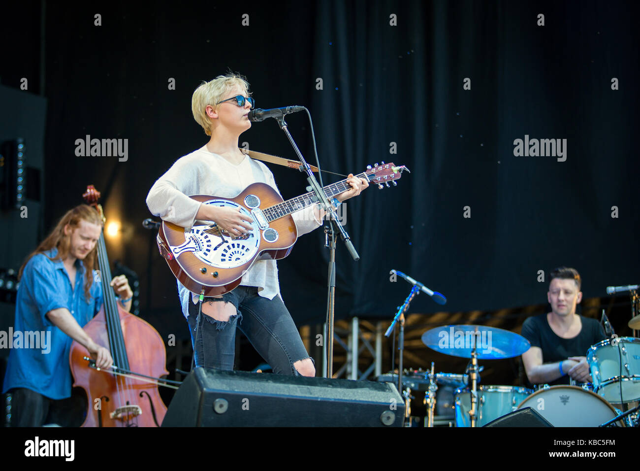 Laura marling 2015 hi-res stock photography and images - Alamy