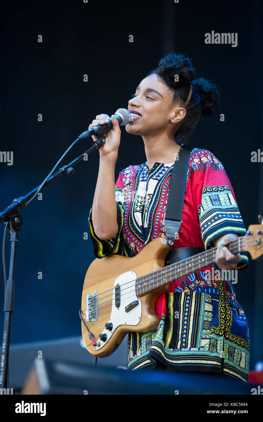 Lianne charlotte barnes hi-res stock photography and images - Alamy