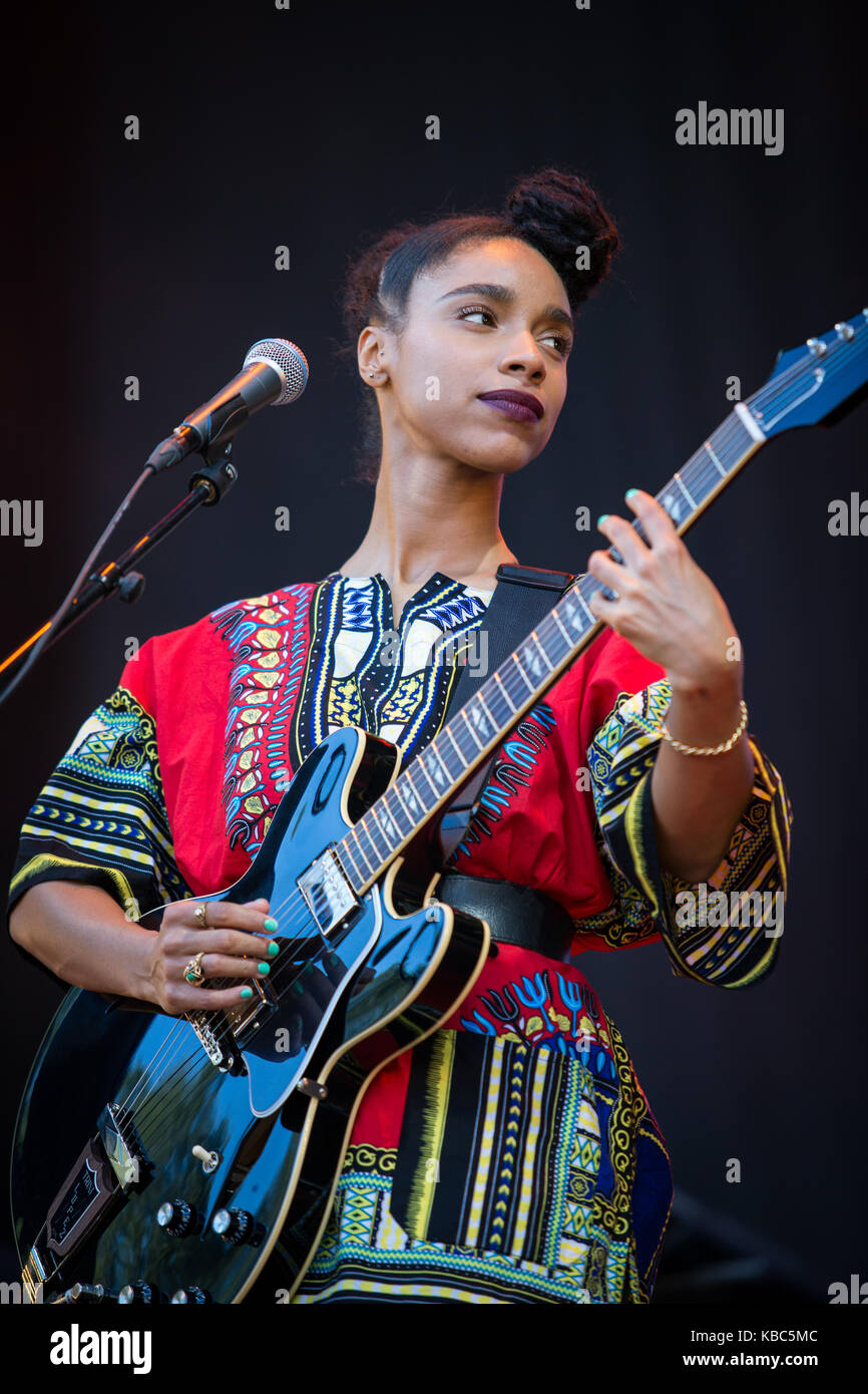 Lianne charlotte barnes hi-res stock photography and images - Alamy
