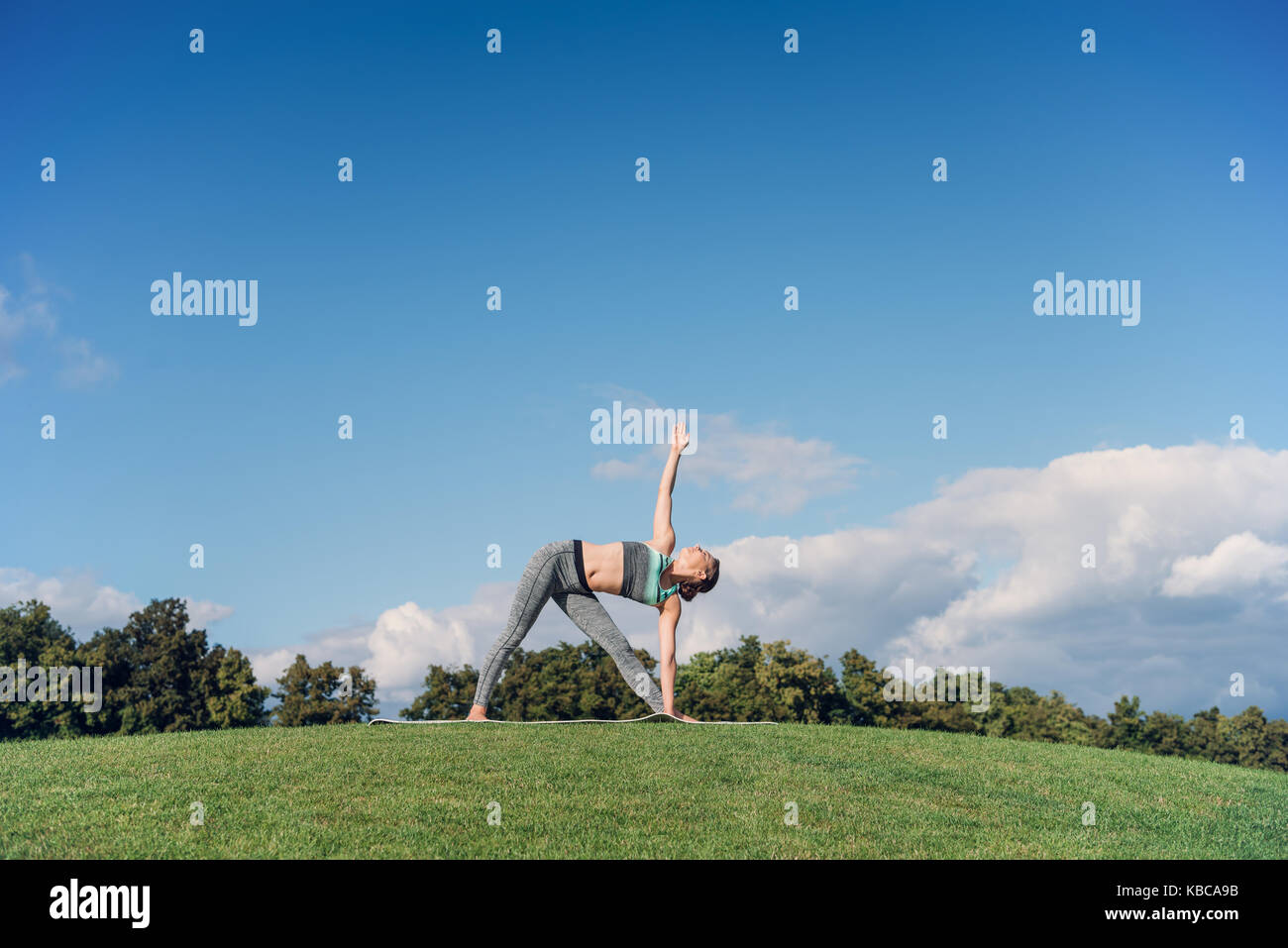 Perform person hi-res stock photography and images - Alamy