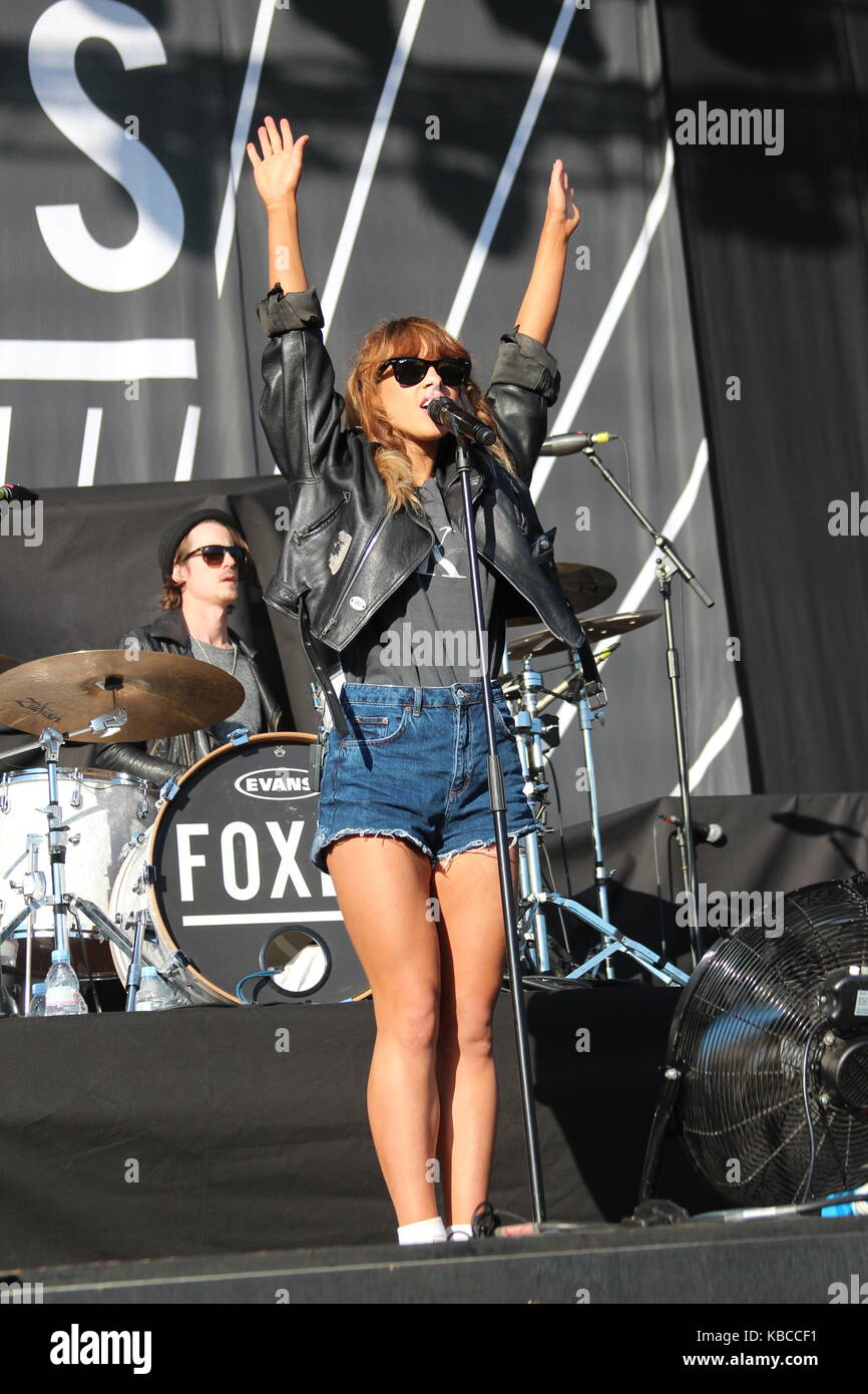 Foxes band hi-res stock photography and images - Alamy