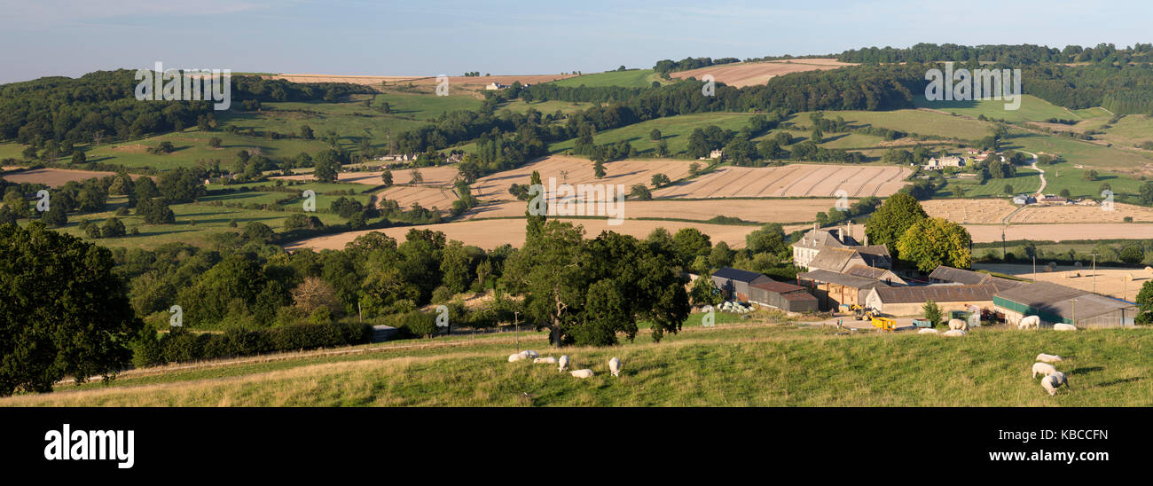 View over Wadfield farm and Cotswold farmland in summer, Winchcombe ...