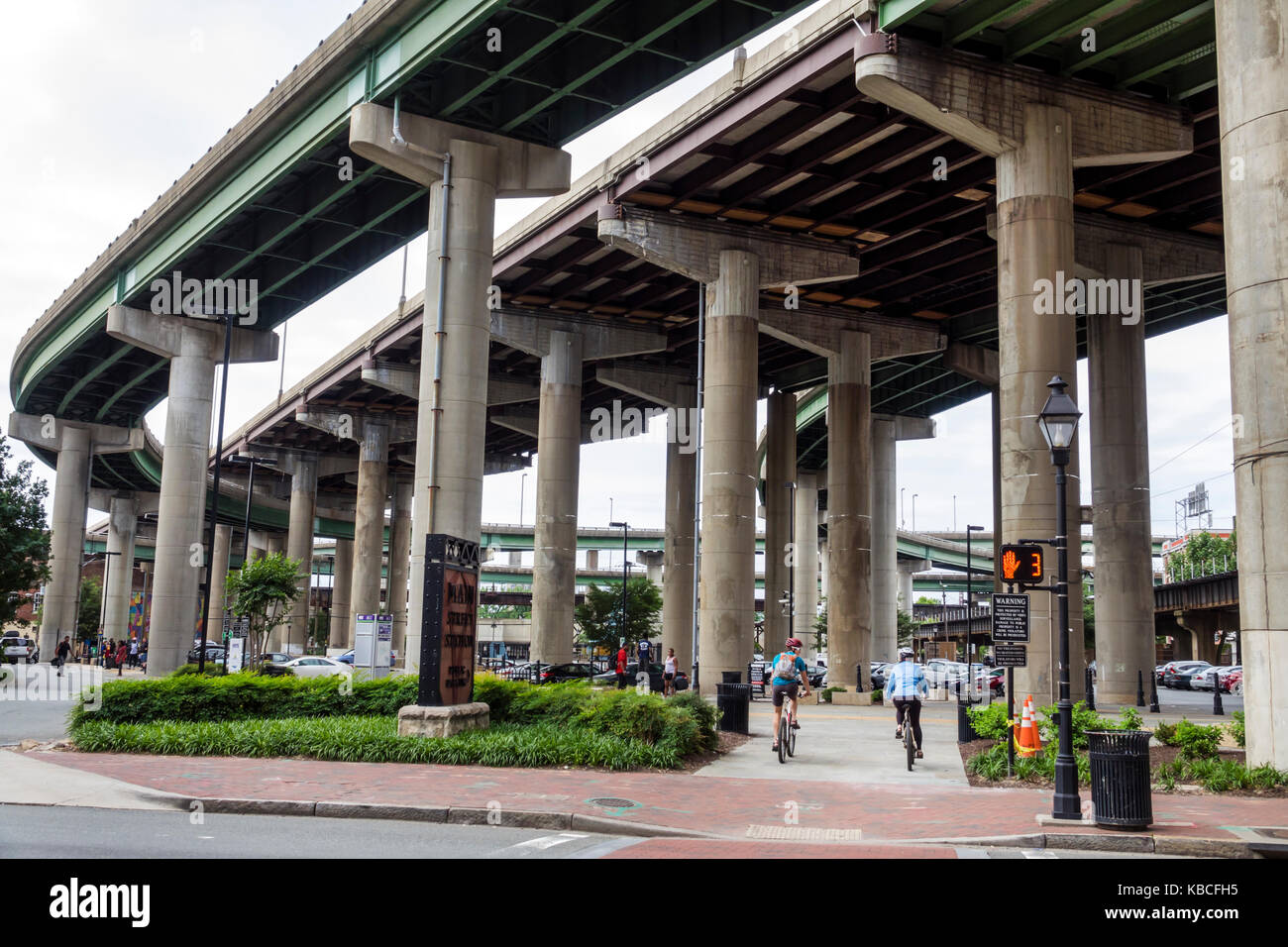 Richmond Virginia,downtown,Interstate I-95,highway,overpass,flyover ...