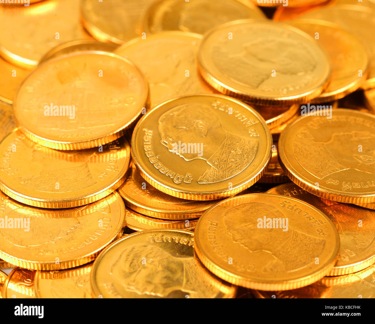 Gold silver bronze coins hi-res stock photography and images - Alamy
