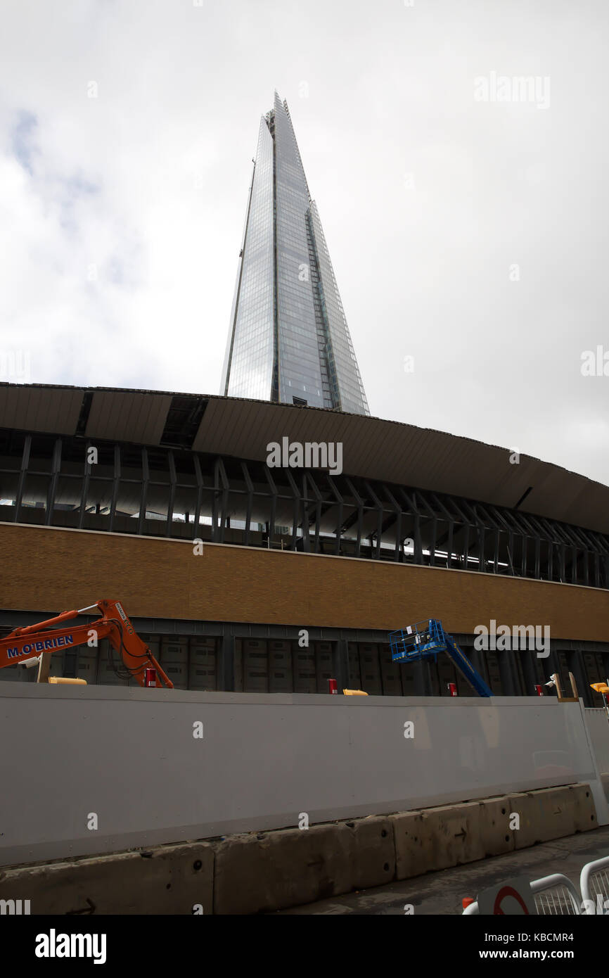 City thameslink sign hi-res stock photography and images - Alamy