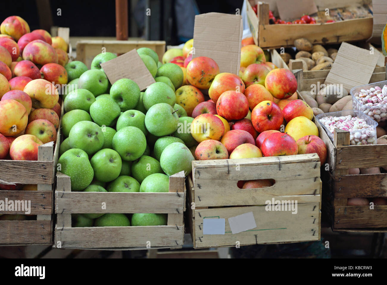 Apples Fruits in Wooden Crates at Farmers Market Stock Photo - Alamy