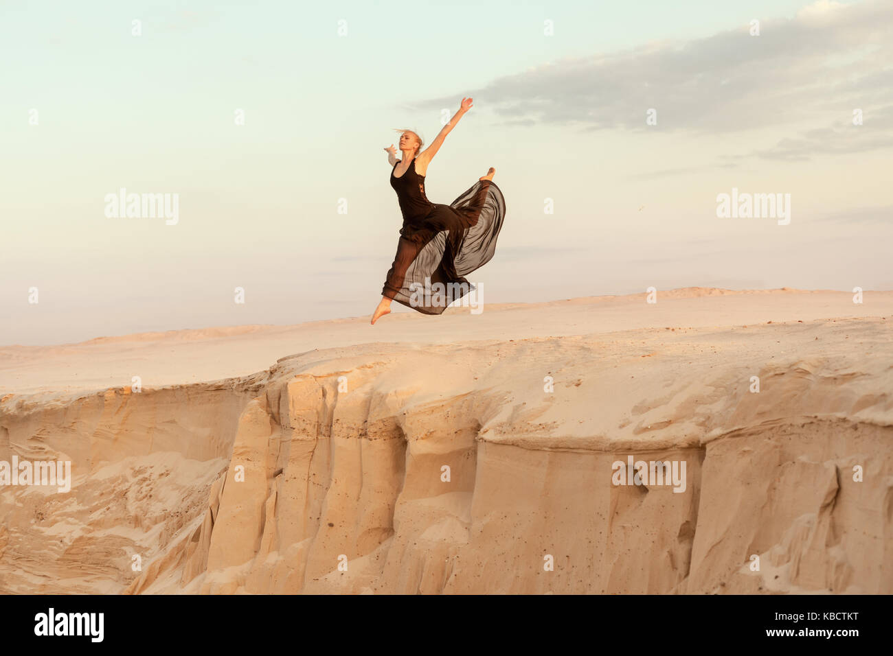 Ballet with sand hi-res stock photography and images - Alamy