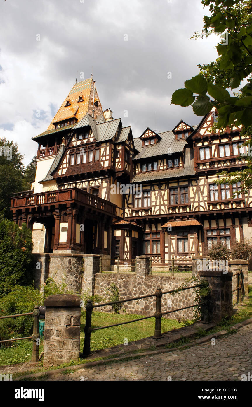 Castelul Peleș (Peles Castle) - royal mansion of king Carol I in ...