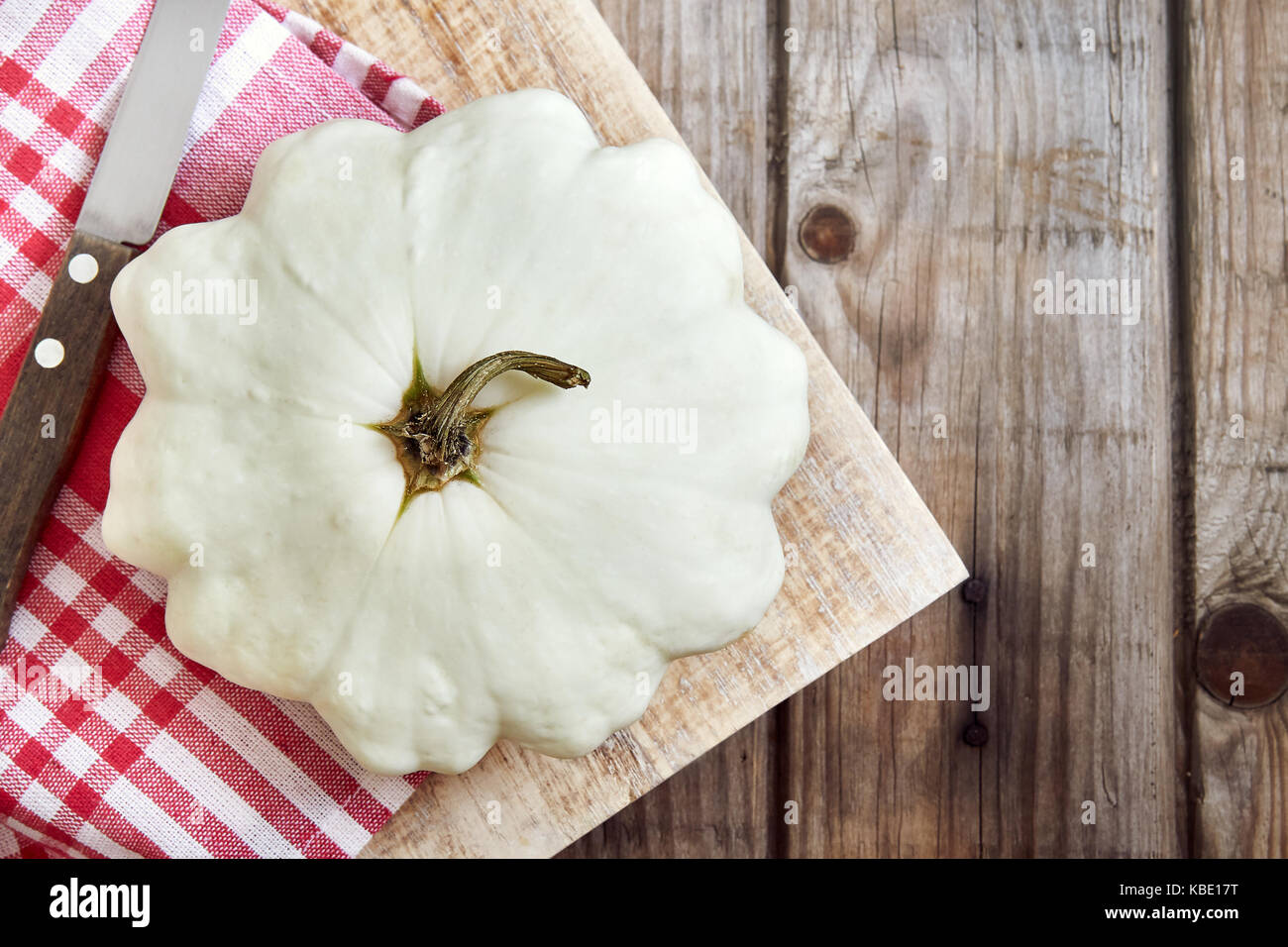 White pattypan squash (patty pan). Top view with copy space Stock Photo ...