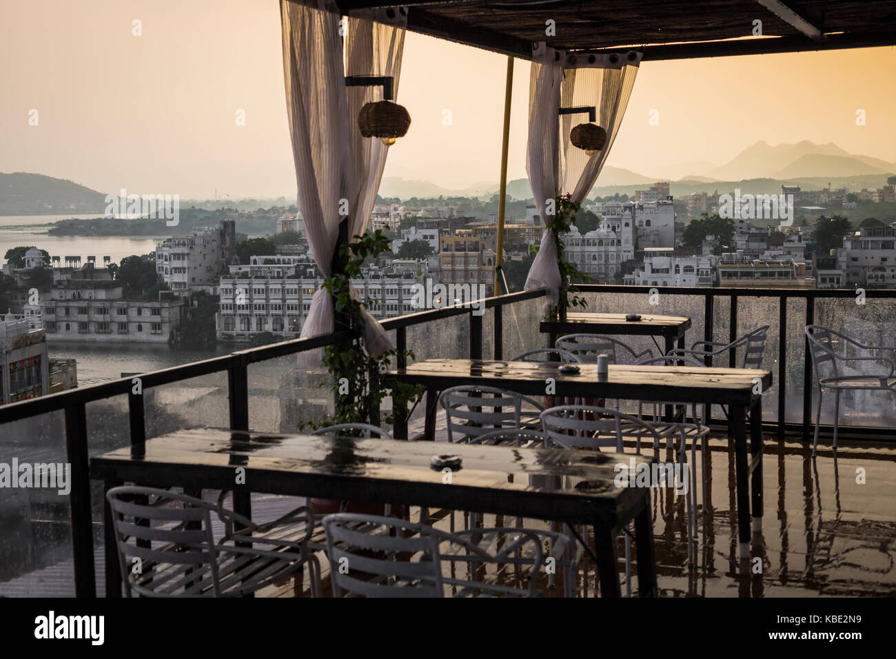 Udaipur lake palace hotel restaurant hi-res stock photography and ...
