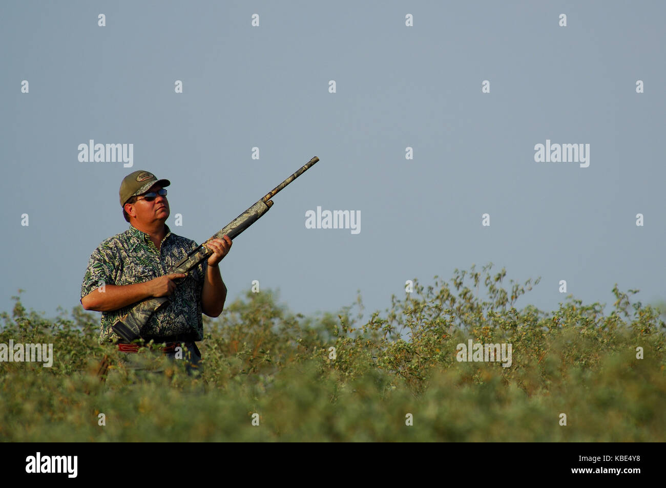 Shooting firing hi-res stock photography and images - Alamy