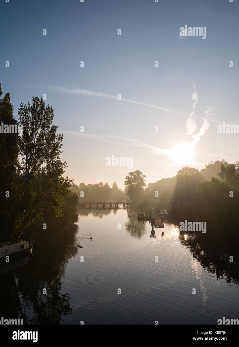 River Thames at Dawn, View from Reading Bridge towards Caversham Lock ...