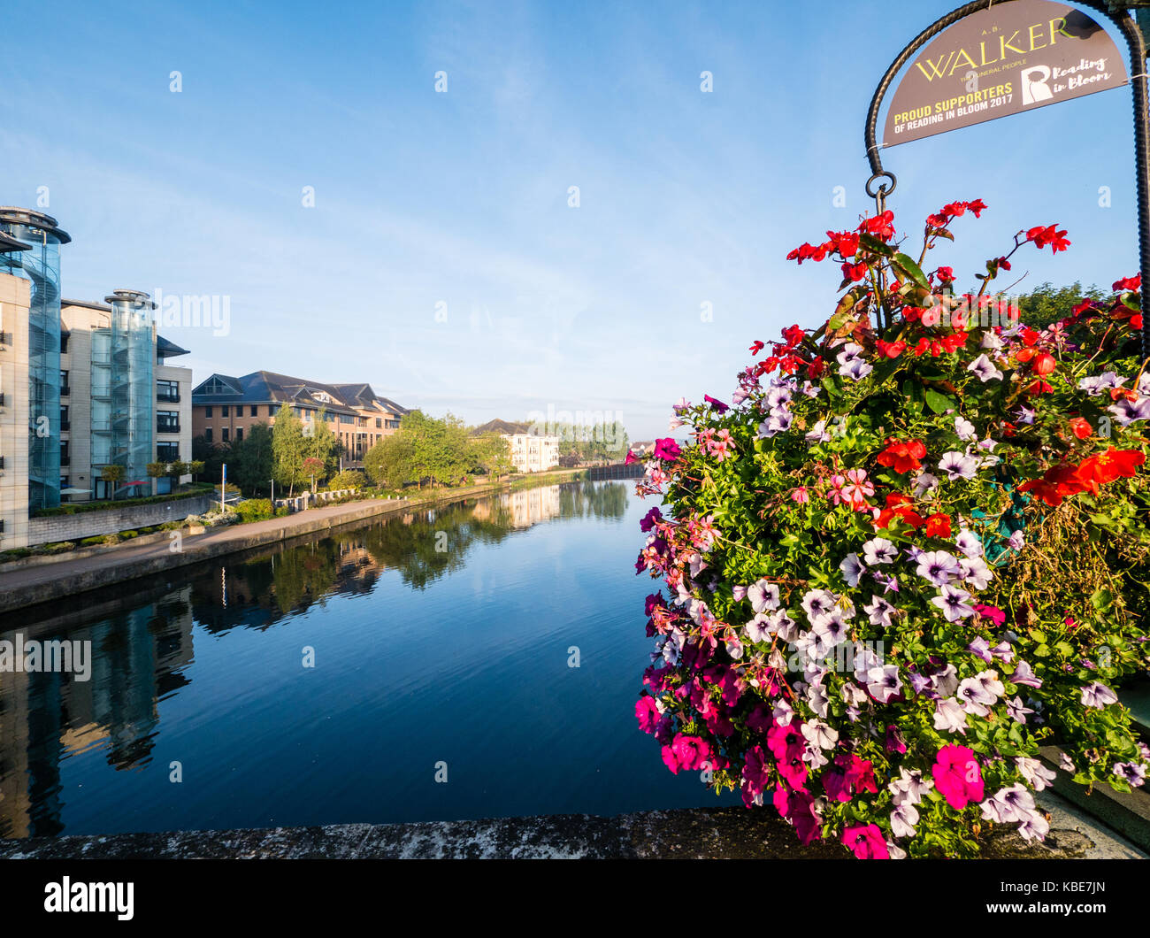 Dawn, Reading Bridge, River Thames, Reading, Berkshire, England, UK, GB ...