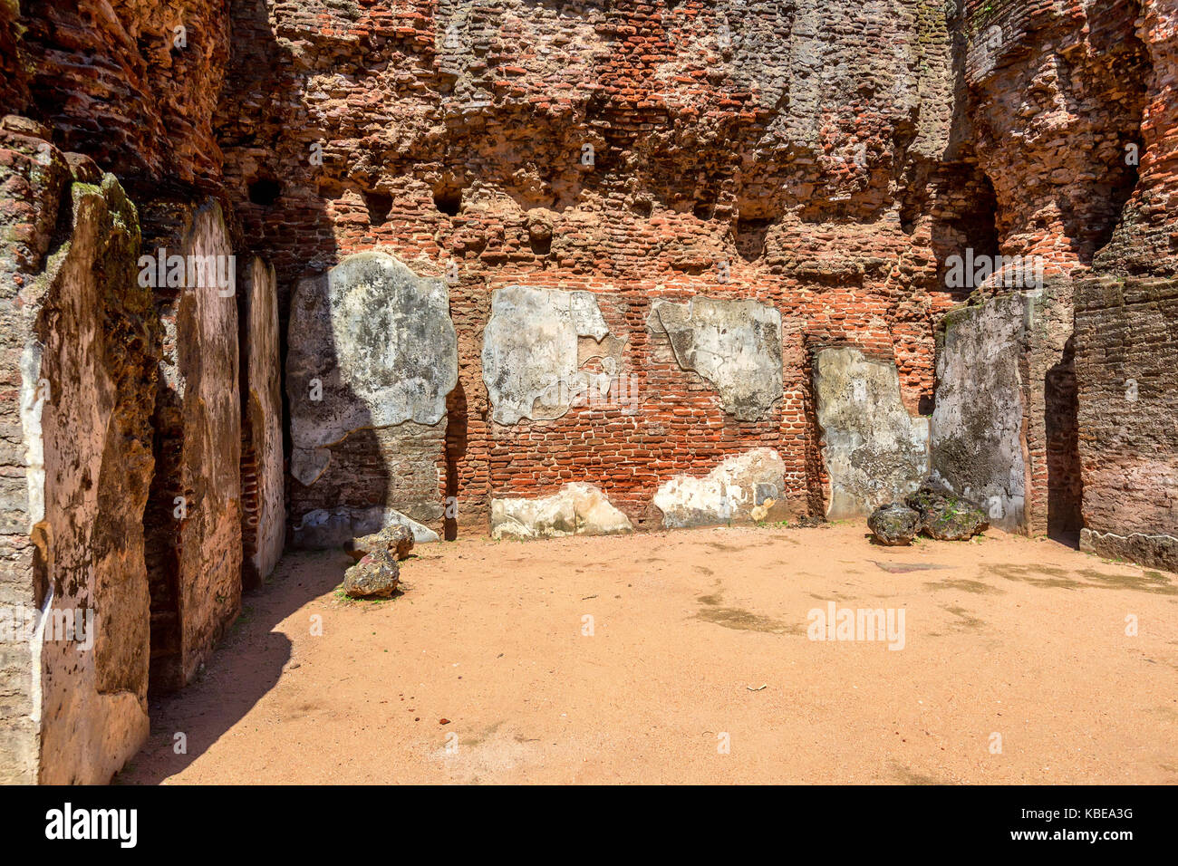 Royal palace of King Parakramabahu in Polonnaruwa Stock Photo - Alamy