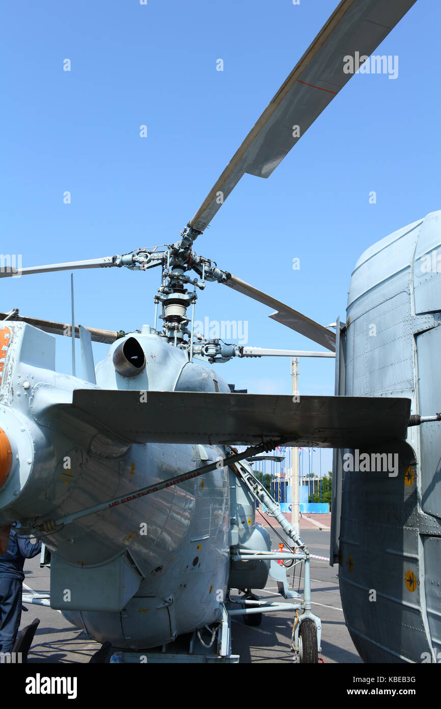 Helicopter rotors hi-res stock photography and images - Alamy