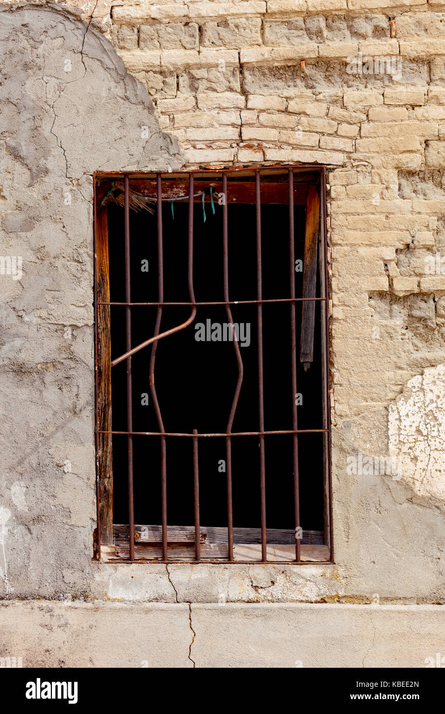 Ruined window of an abandoned house Stock Photo - Alamy