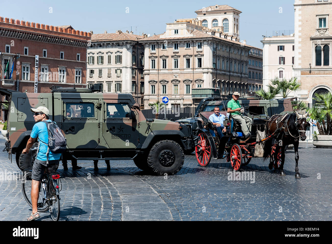 Armoured vehicles of the Italian army block the entrance of Piazza ...
